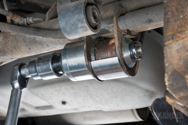 SKANDIX - Technical hints: Tool rear axle bushing