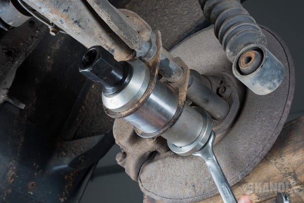 SKANDIX - Technical hints: Tool rear axle bushing